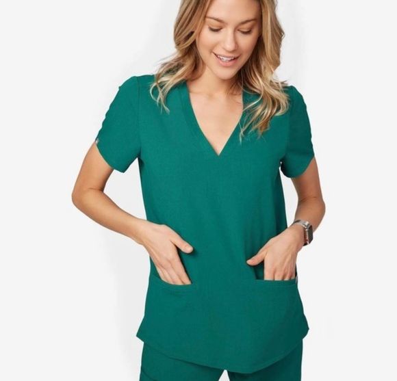 Figs | Tops | Figs Casma 3 Pocket Scrub Top Hunter Green | Poshmark